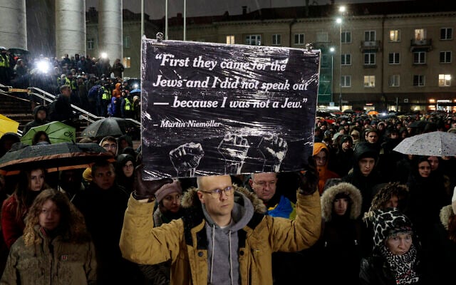 Thousands of Lithuanians protest inclusion in coalition of party head ...