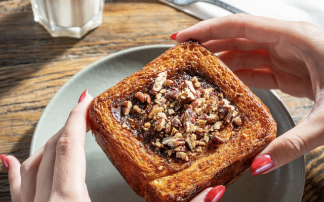 Craving pastries that won't flake out? Head for the (Jerusalem) Hills ...