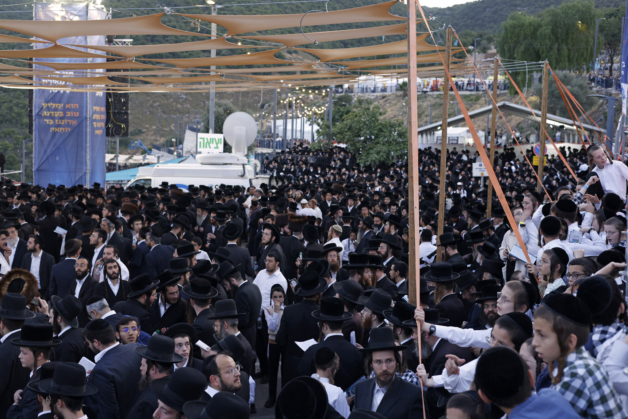 Tens of thousands celebrate Lag B'Omer at Meron, year after site closed ...