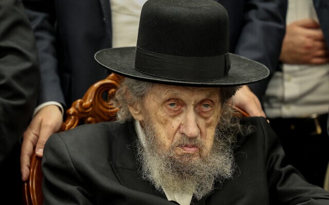 Flouting wartime restrictions, over 1,000 men gather for address by top ...