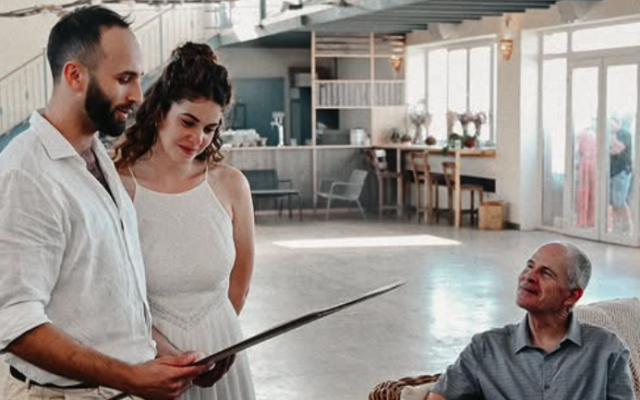 Freed from captivity, Keith and Aviva Siegel walk daughter down aisle ...