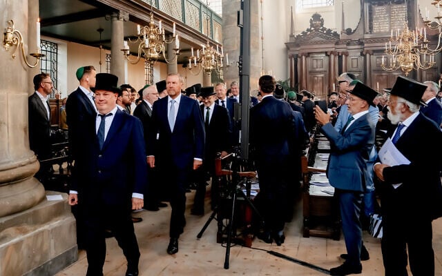 In face of rising antisemitism, Amsterdam's Portugese synagogue ...