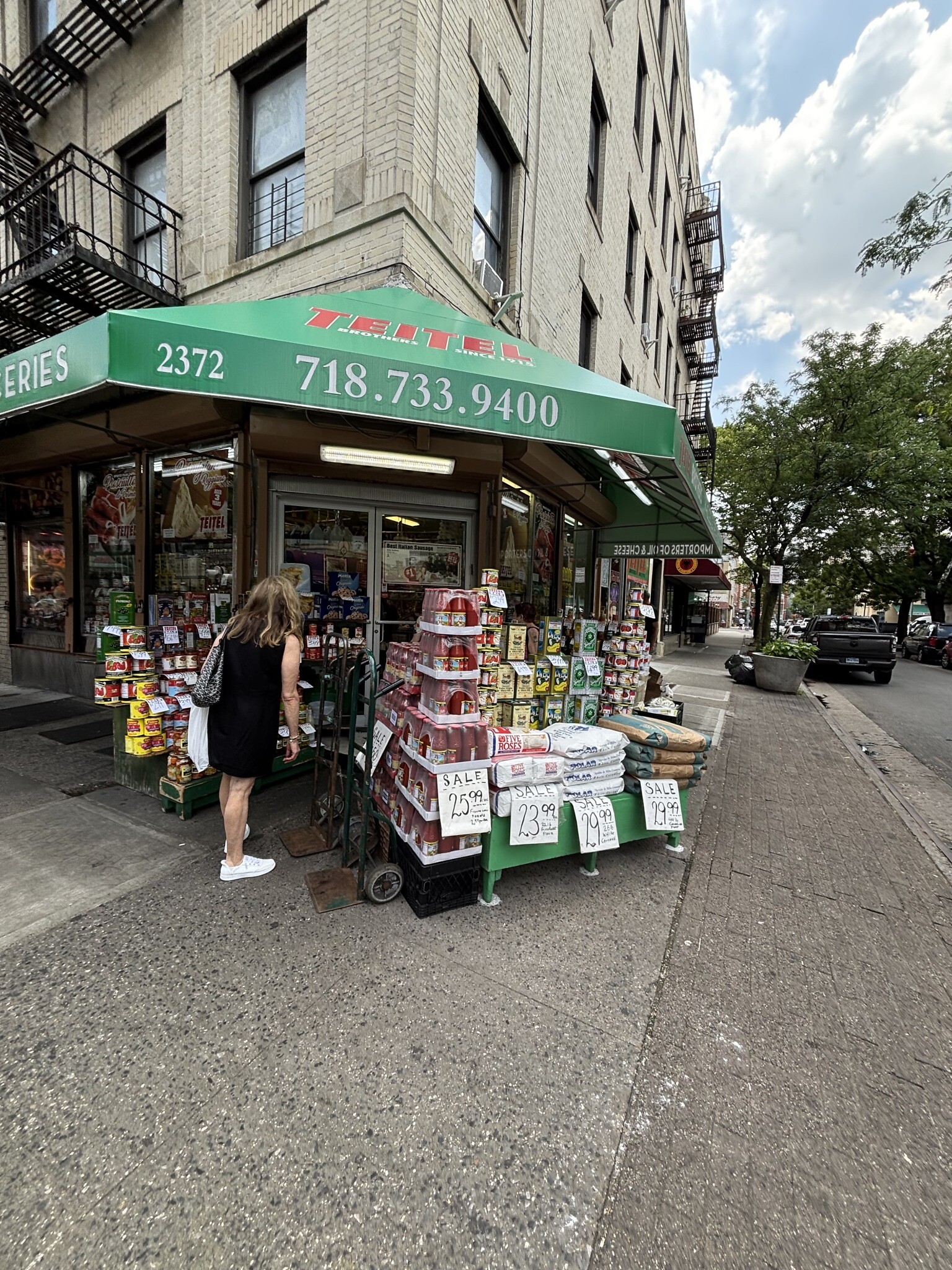 This 3rd-generation Jewish family-run Bronx grocery has slung ...