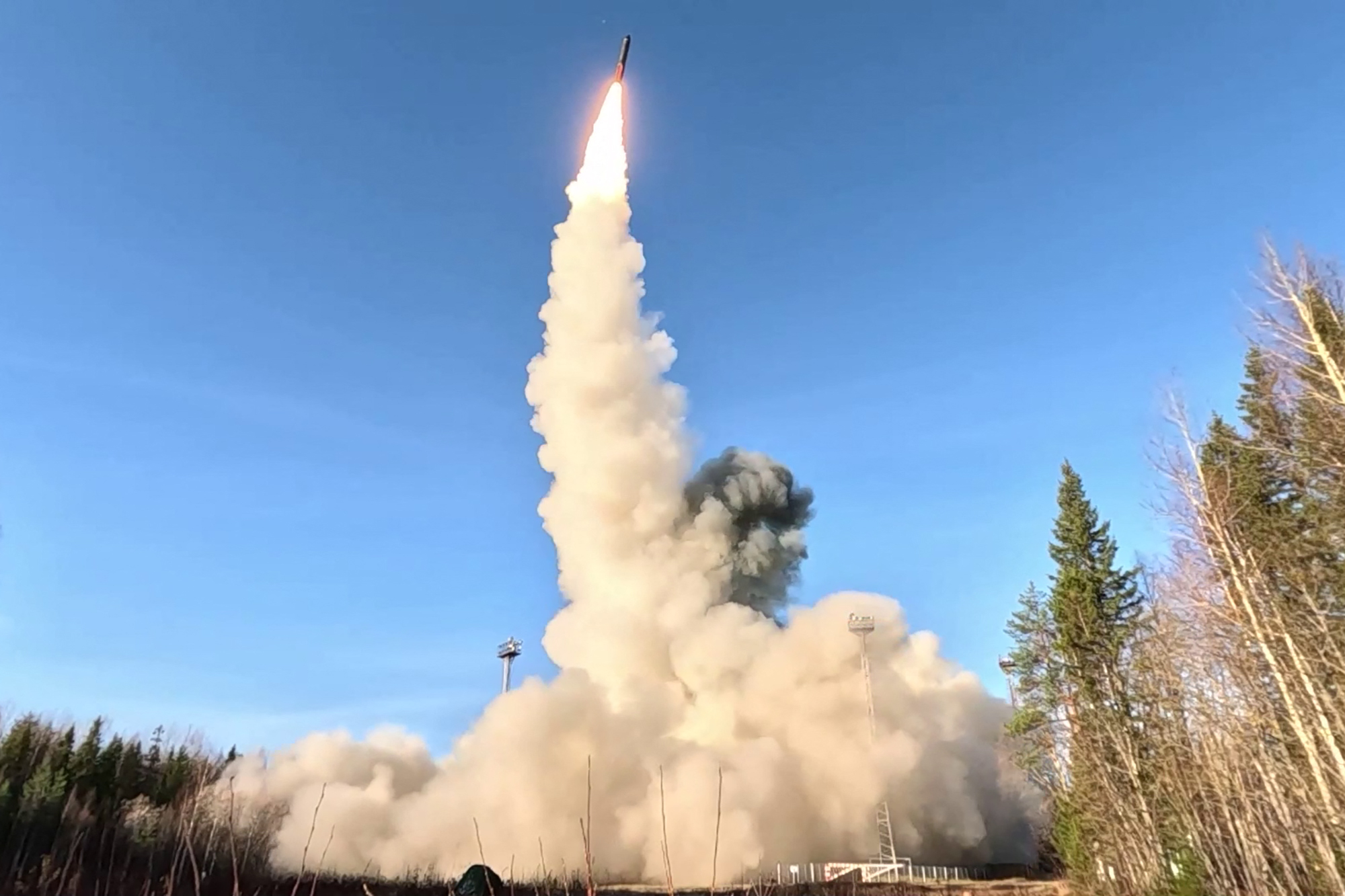 Ending half-century of arms control, US-Russian nuclear pact set to ...