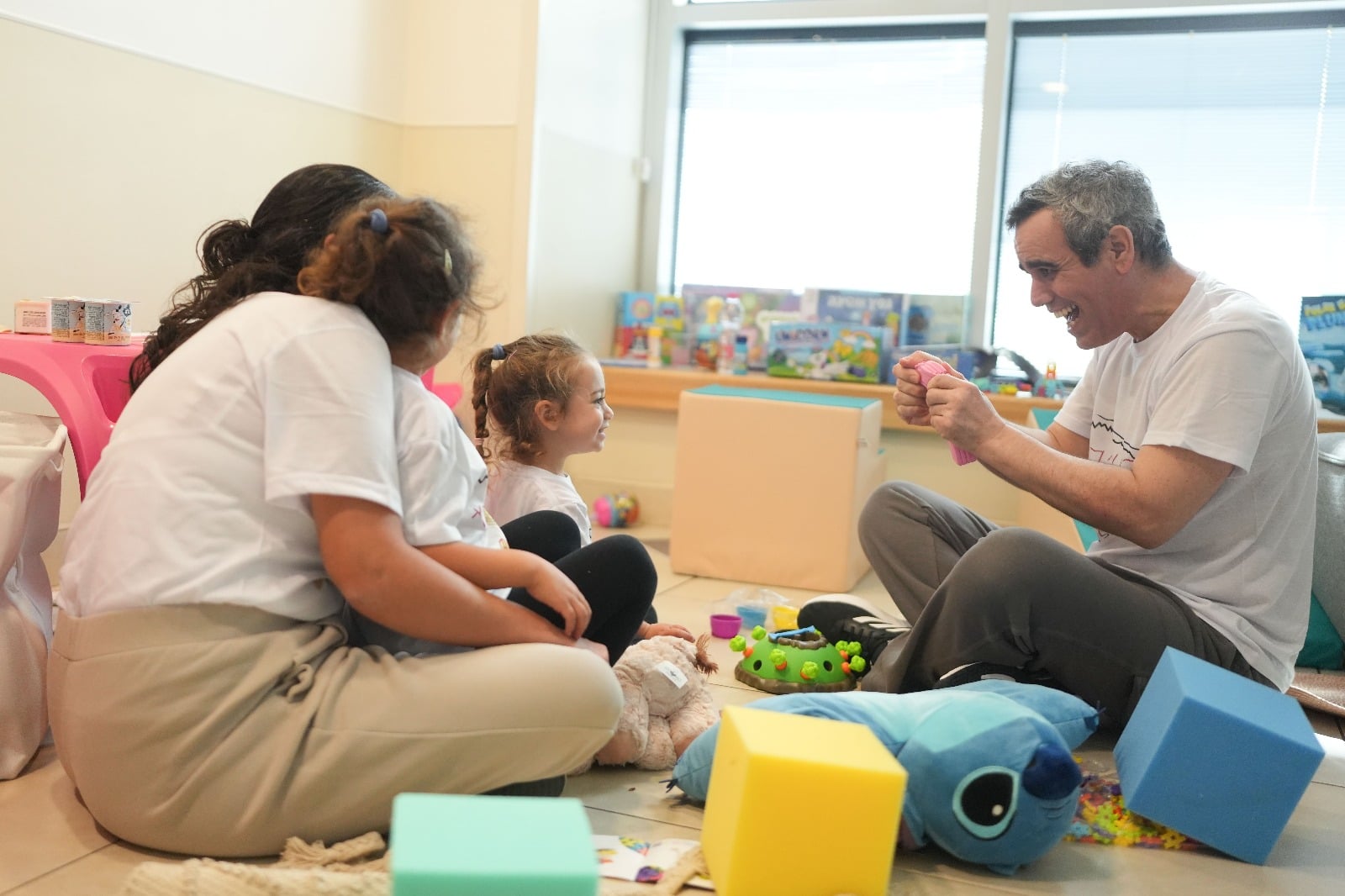 Omri Miran plays with his two young daughters after release from 2-year captivity | The Times of ...