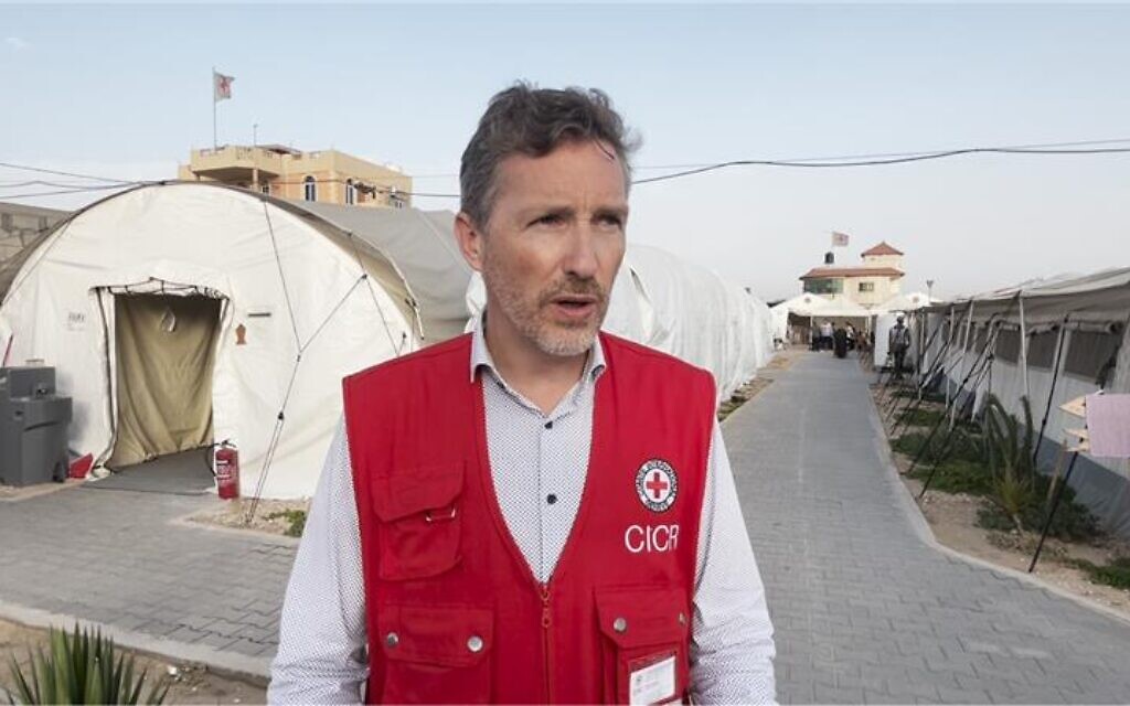 'We insist on the dignity of the hostages,' says Red Cross chief ahead ...