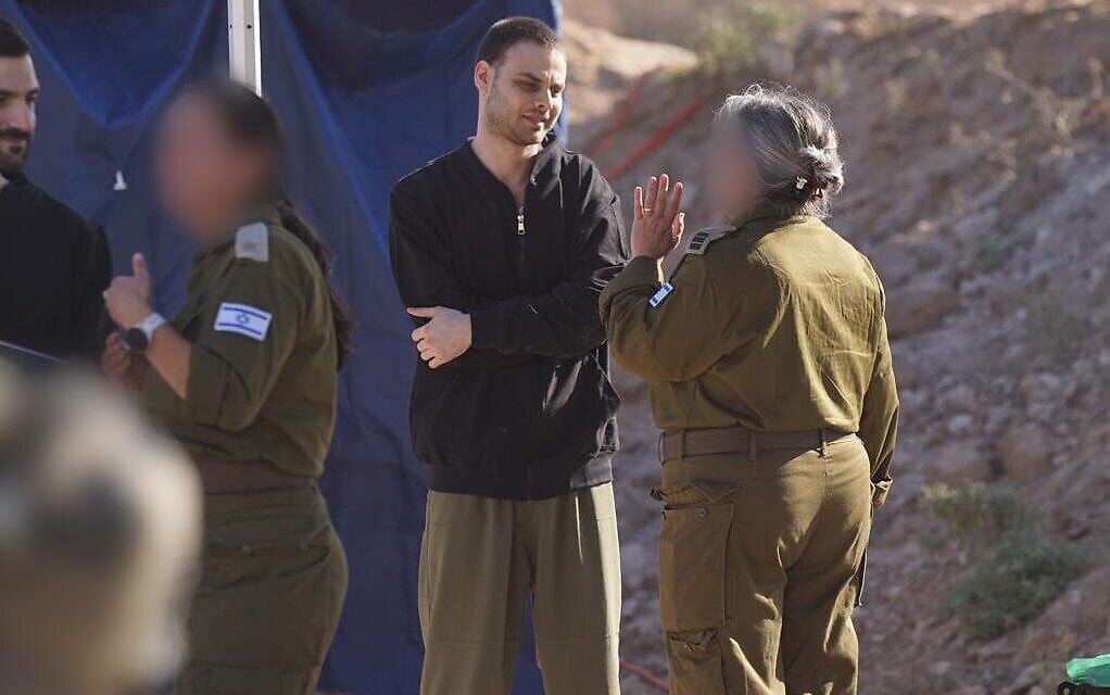 Pictures show ex-hostages Alon Ohel, Gali Berman in IDF hands | The ...