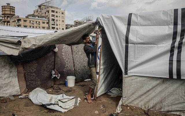 First storm of the season pummels Gaza, flooding tent camps and ...