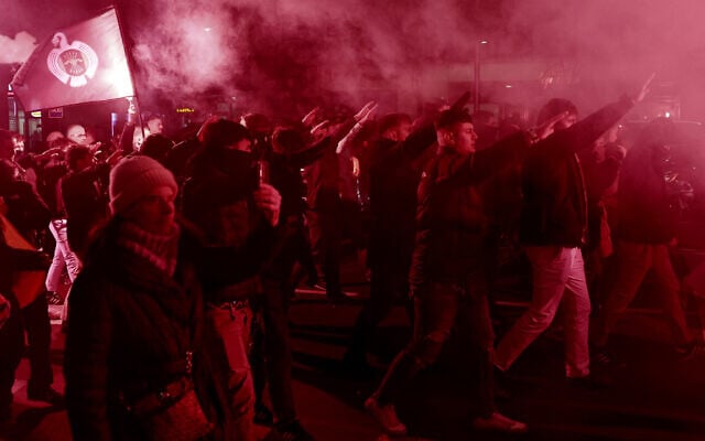 With fascist salutes, hundreds march in Madrid for anniversary of ...