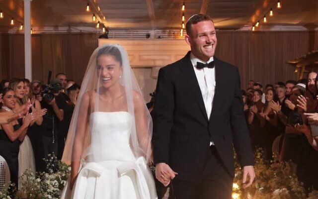 Pop singer Noa Kirel ties knot with soccer player Daniel Peretz in ...