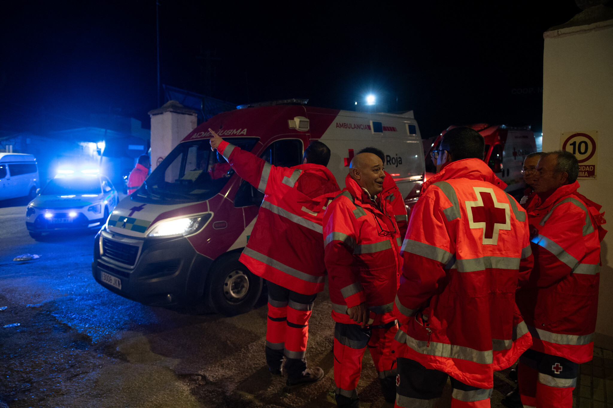 Toll in Spain train collision rises to at least 39 dead as rescue ...