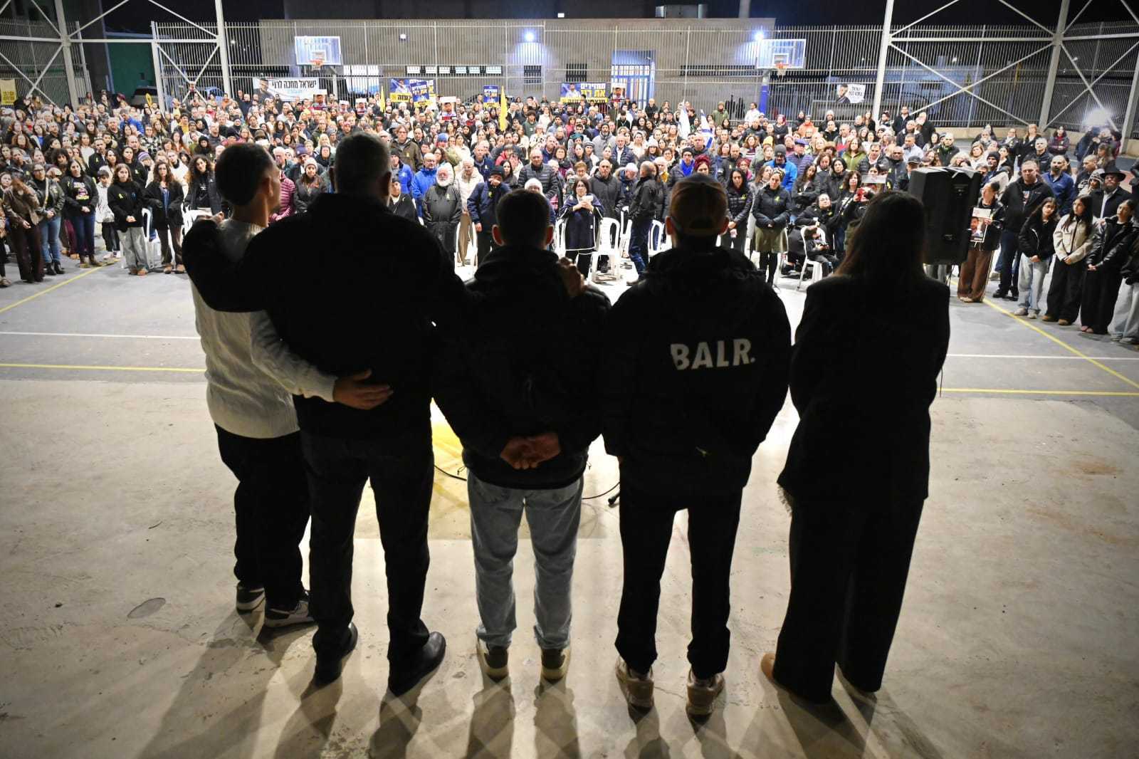 'Don't let it happen': Parents of last hostage say Board of Peace ...