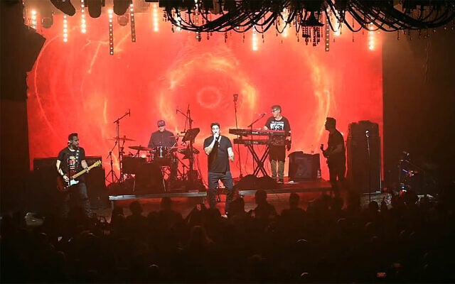 Rock band Smash Mouth plays surprise Tel Aviv concert | The Times of Israel