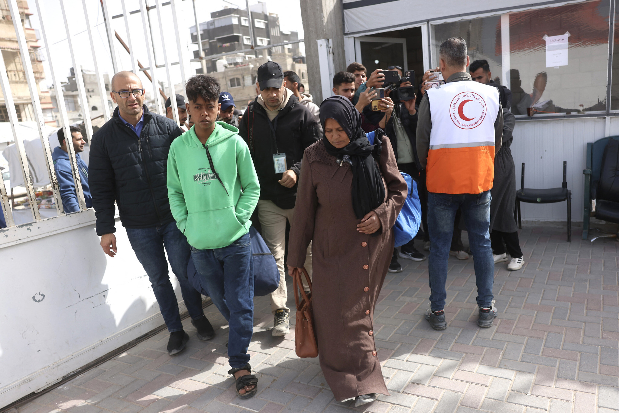 'A lifeline': Gazans rejoice as Rafah Crossing opens for limited ...