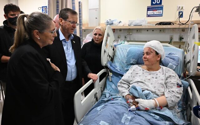 Woman wounded in Beit Shemesh attack tells Herzog she's burying husband ...