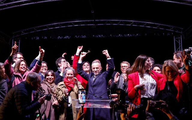 Paris awards honorary citizenship to Palestinian civilians, journalists ...