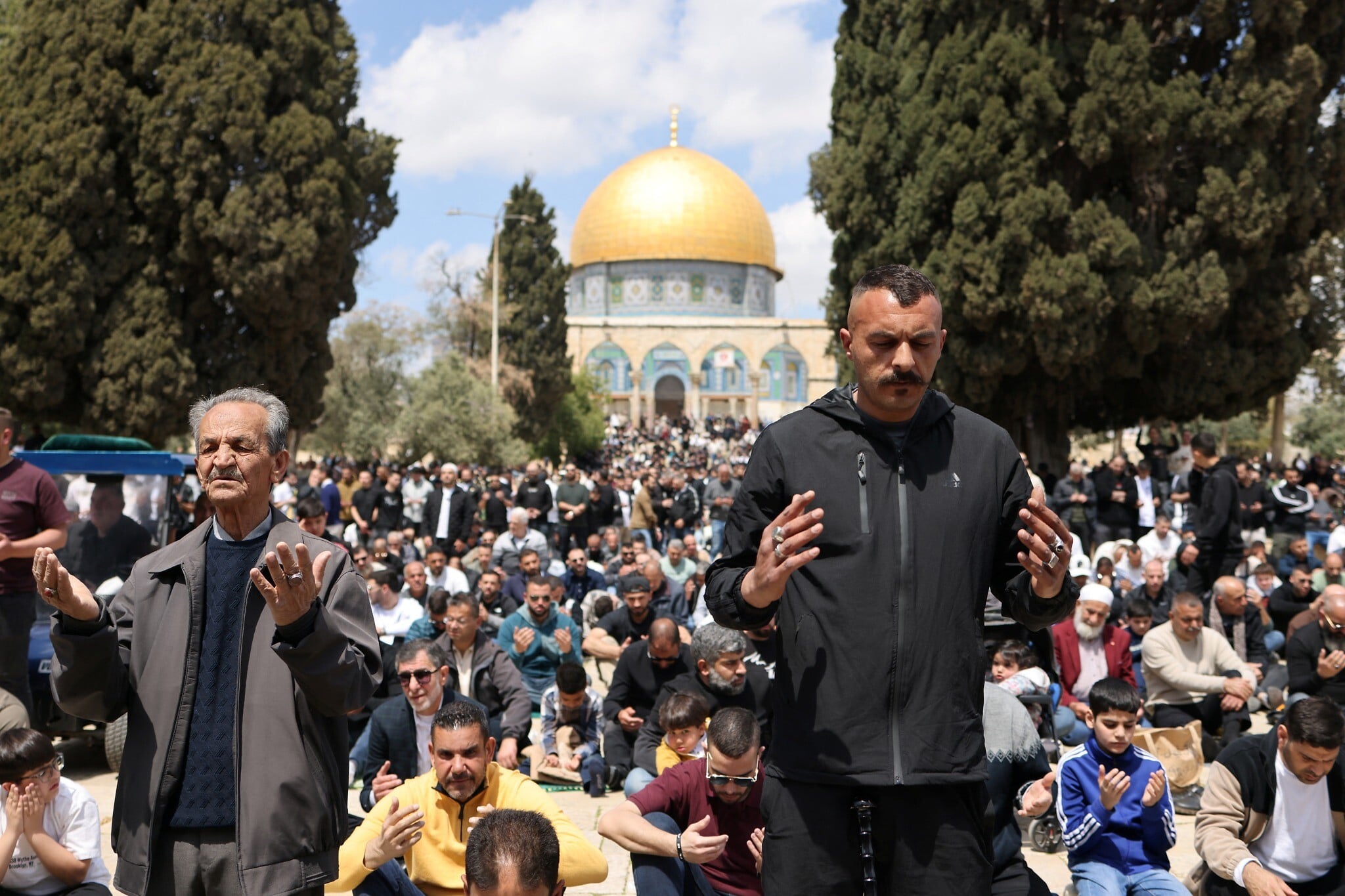 Over 100,000 Muslim worshipers at Al-Aqsa in first Friday prayers after ...