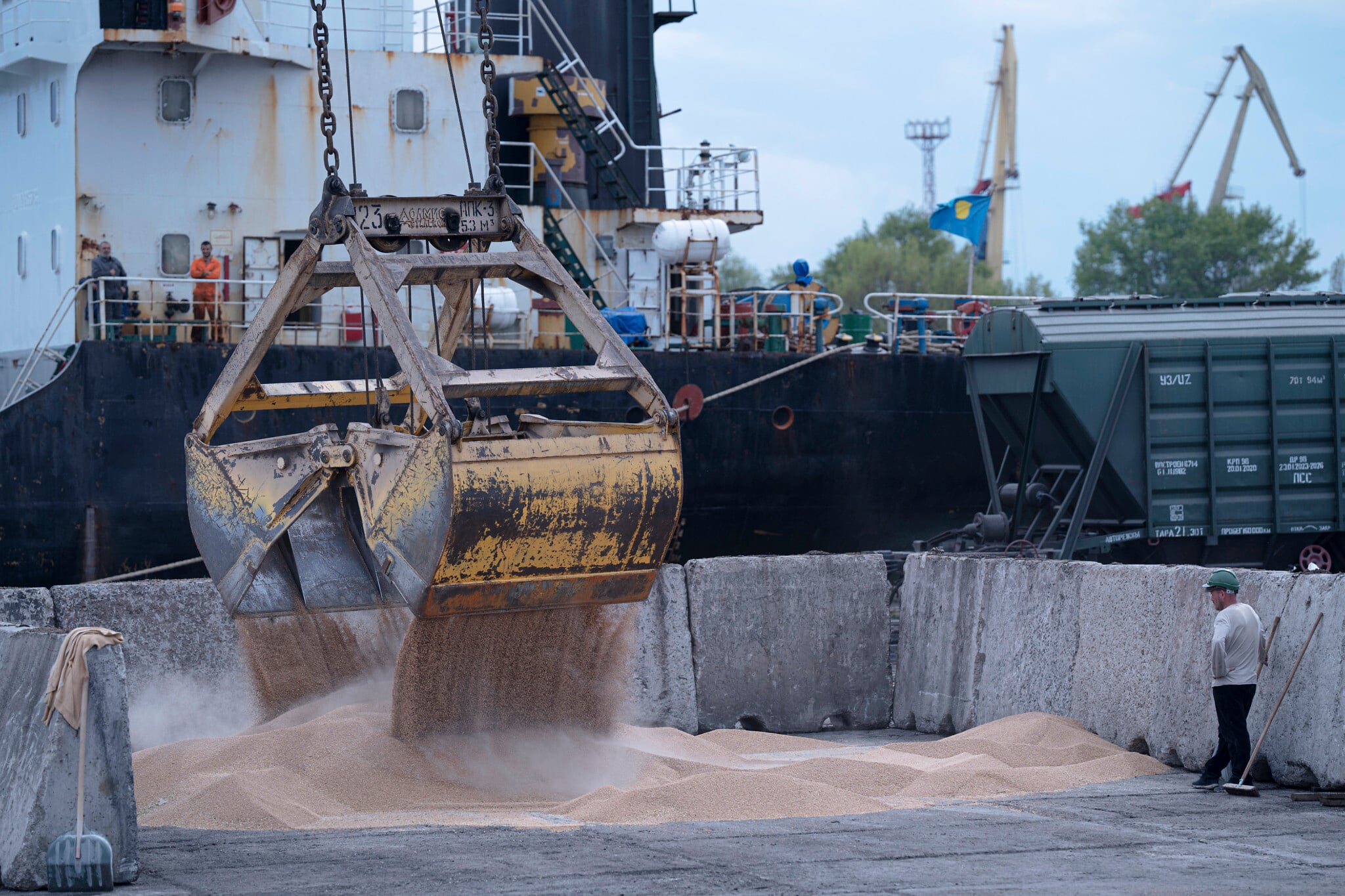 Israel says no proof Russian grain shipment 'stolen,' as Ukraine ...