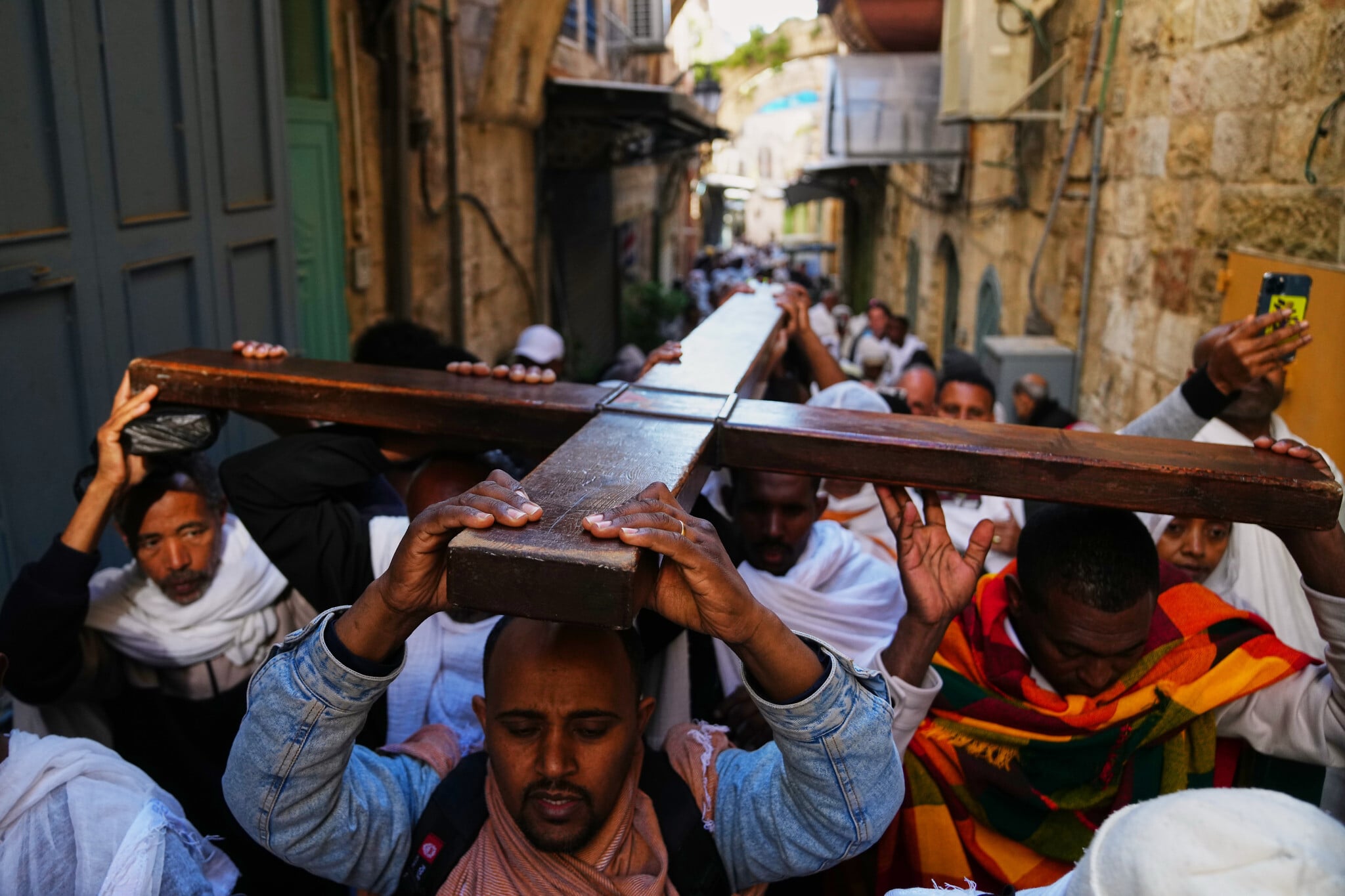 Over 100,000 Muslim worshipers at Al-Aqsa in first Friday prayers after ...
