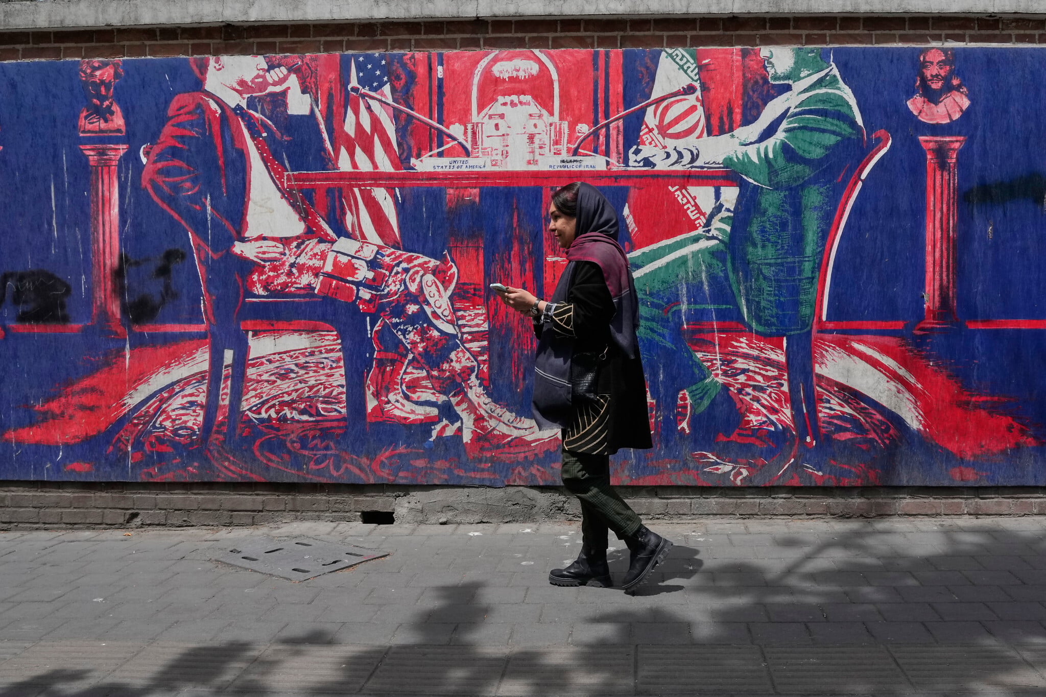 IRGC shores up wartime power in Iran, blunting supreme leader's role ...