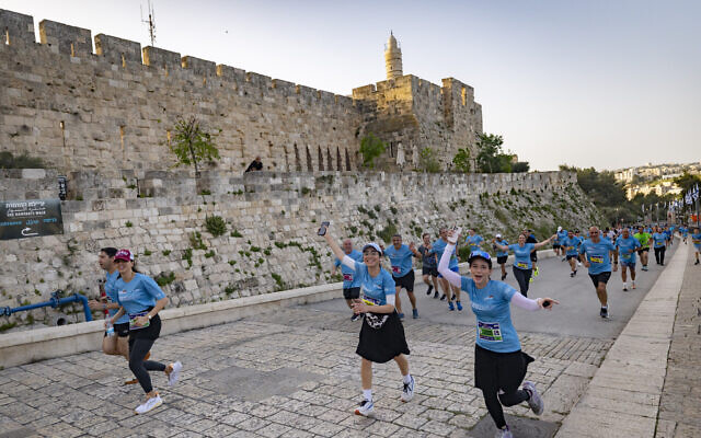 Female IDF soldiers required to wear long pants at Jerusalem Marathon ...