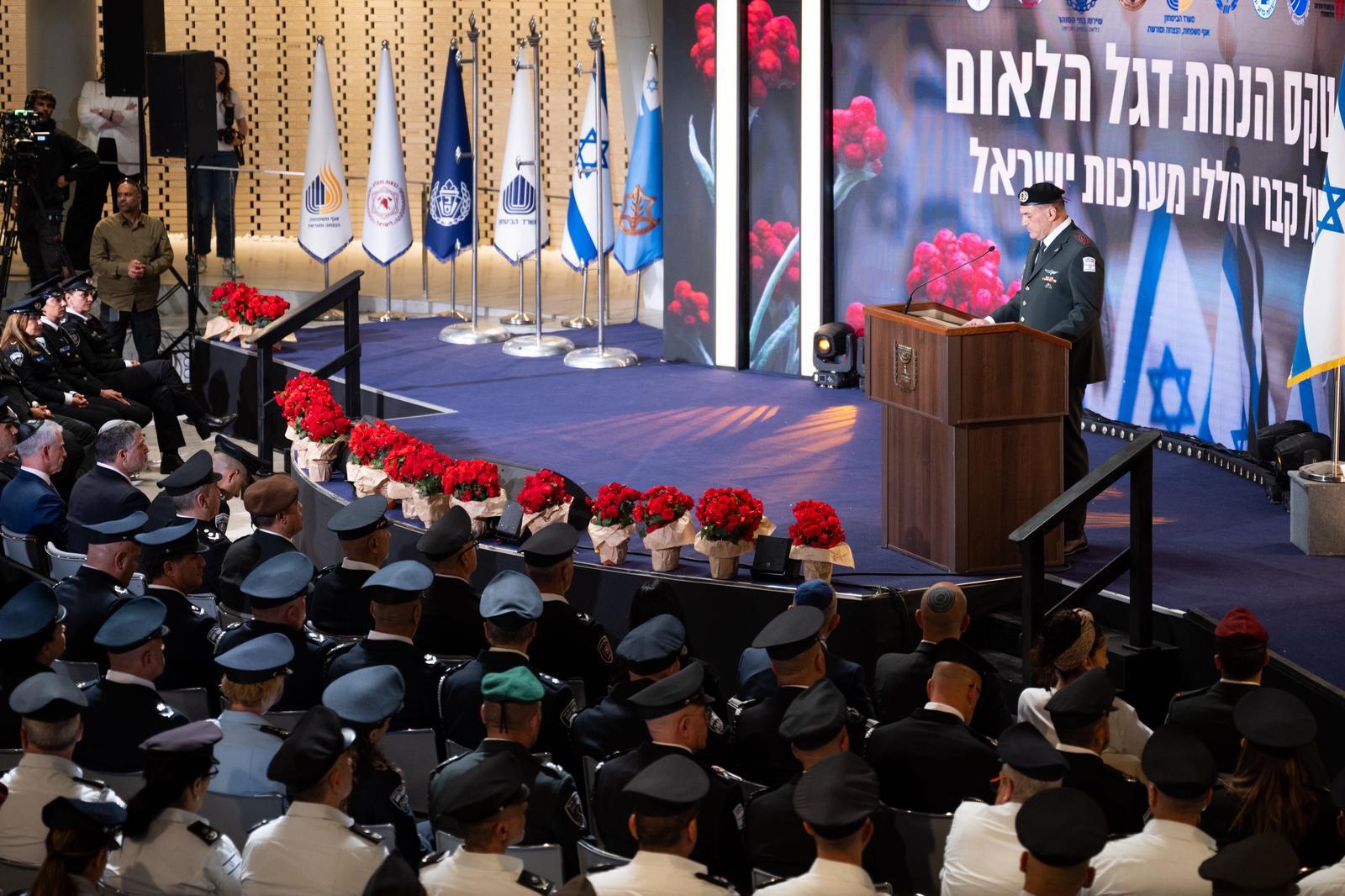 Mount Herzl ceremony opens Memorial Day events as flags placed on ...