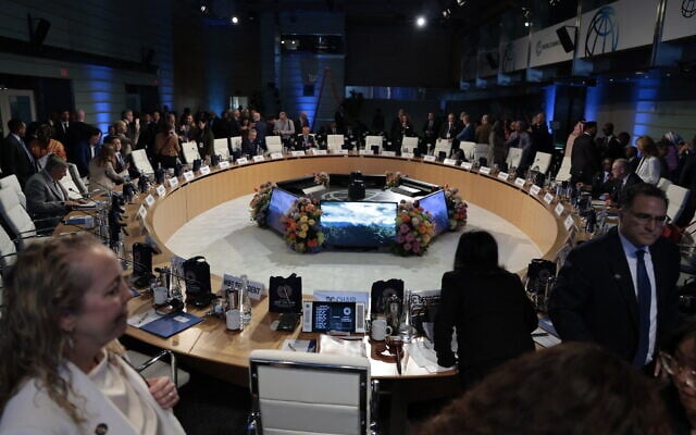 Iraq seeking assistance from IMF and World Bank after oil income ...